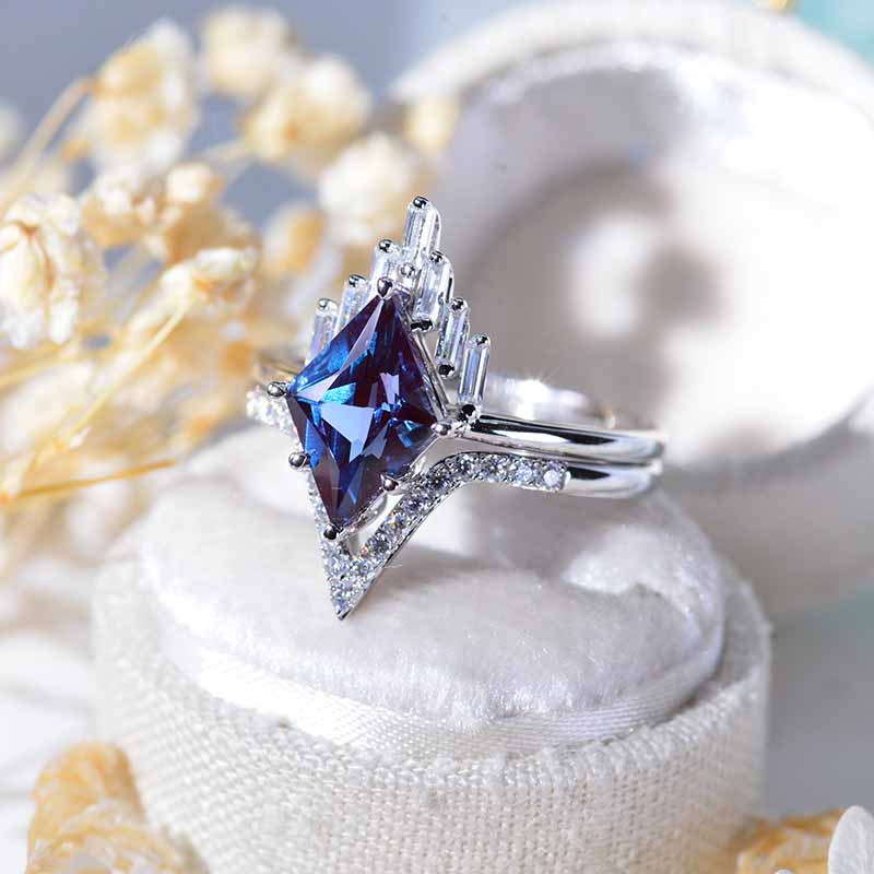 14K Solid Gold Ring 3CT Rhombus Alexandrite Halo Engagement Ring, Bagu ...
