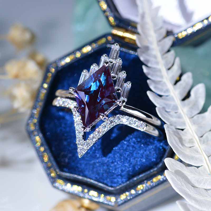 14K Solid Gold Ring 3CT Rhombus Alexandrite Halo Engagement Ring, Bagu ...