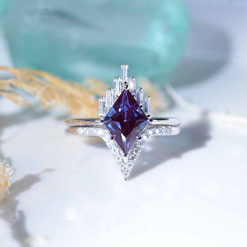 14K Solid Gold Ring 3CT Rhombus Alexandrite Halo Engagement Ring, Bagu ...