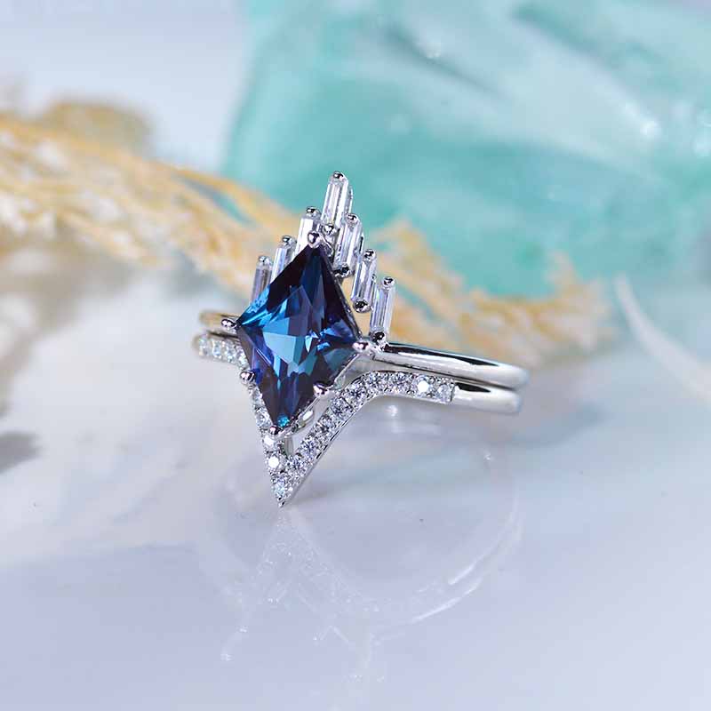 14K Solid Gold Ring 3CT Rhombus Alexandrite Halo Engagement Ring, Bagu ...