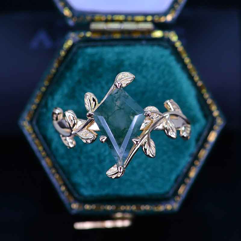 2.5 Carat Kite Genuine Moss Agate Engagement Ring. 2.5CT Fancy Shield ...